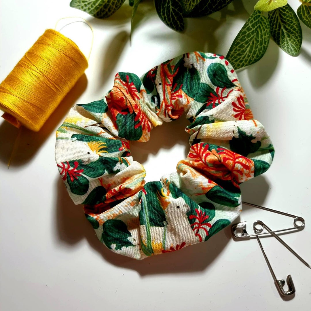 Australian Native Cockatoo and Kangaroo Paw Scrunchie - Etsy