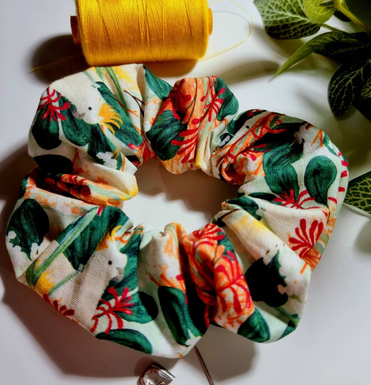 Australian Native Cockatoo and Kangaroo Paw Scrunchie - Etsy