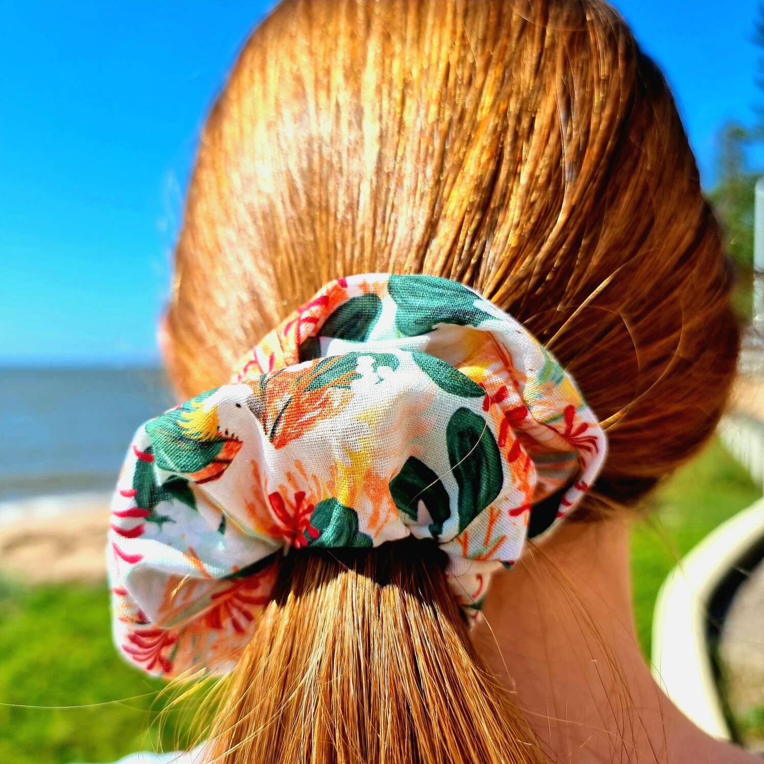 Australian Native Cockatoo and Kangaroo Paw Scrunchie - Etsy