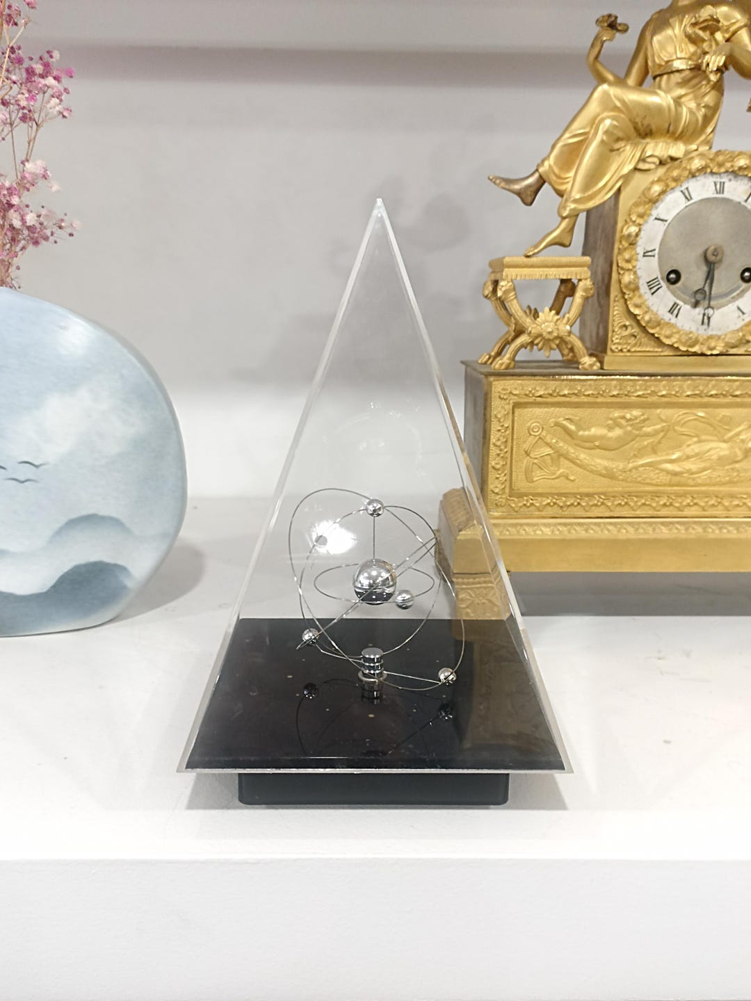 Kinetic Clock Sputnik Design Pyramid Lucite Postmodern Space Age 80's ...