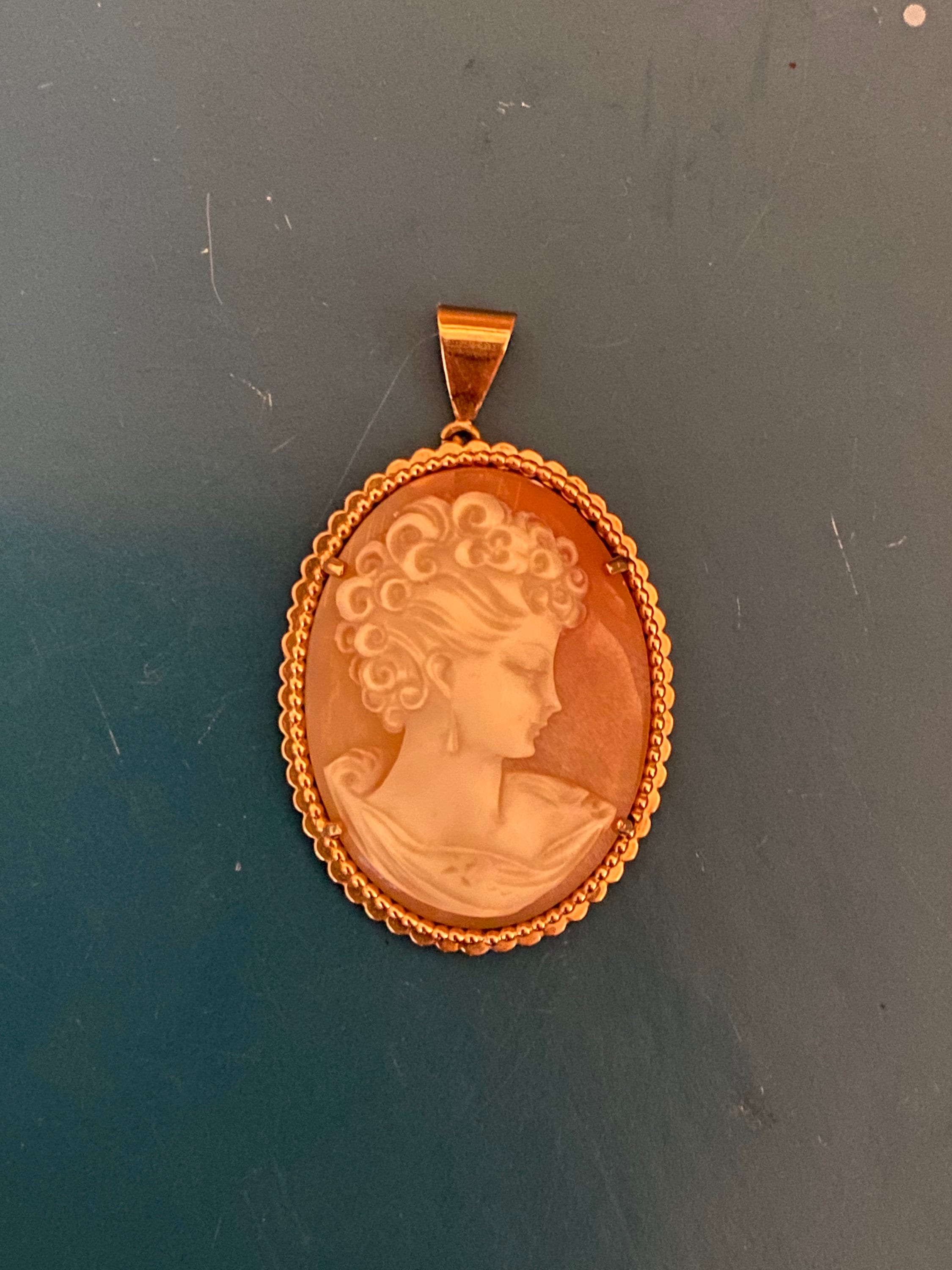 18k Yellow Gold and Pink Shell Vintage Cameo French Hallmarks Excellent ...