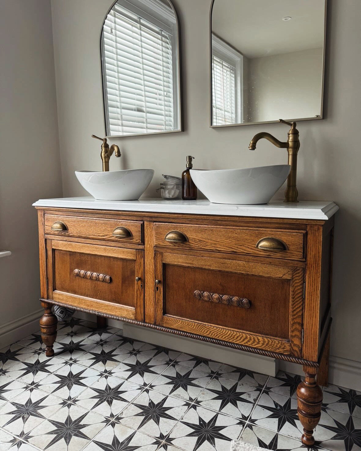 Reproduction Victorian Bathroom Cabinets Traditional Vanity Units,