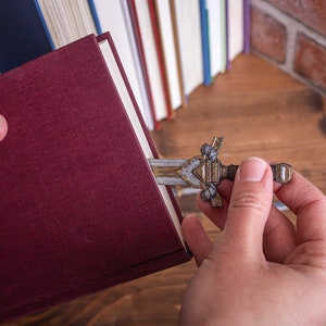 3D Printed Sword Bookmark: Fantasy Katana, Spartan, Medieval Gift - Etsy