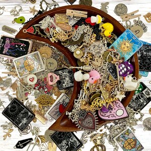 Charm Kit, Mystery Scoop, Charm Casting Scoop, Divination Tools - Etsy