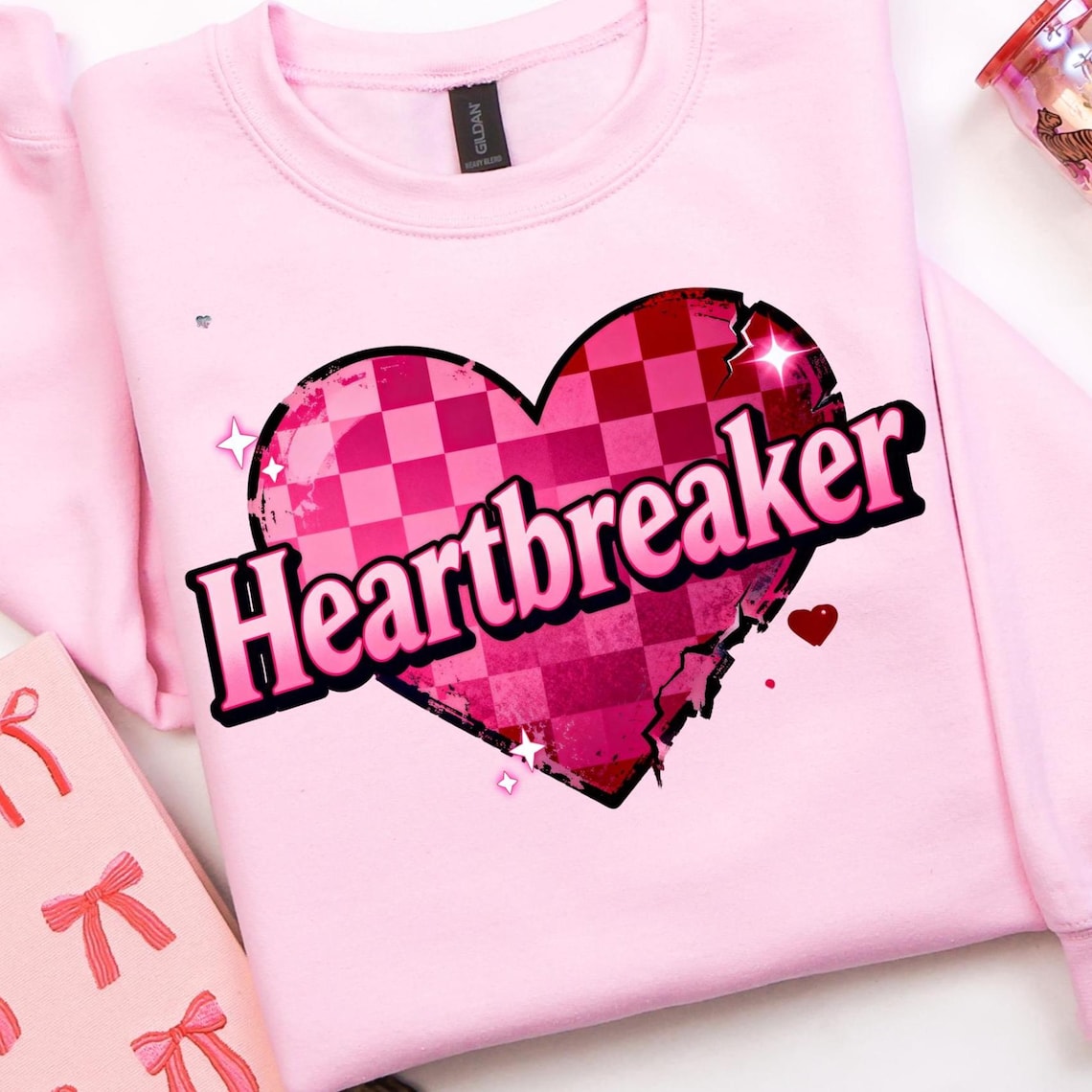 Heartbreaker PNG, Pink Grunge Valentine Text Design, Checkered Heart ...
