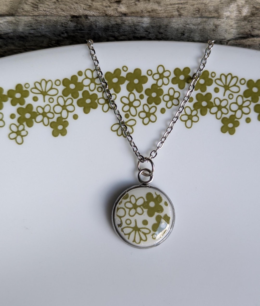 Corelle Crazy Daisy Necklace: Upcycled Vintage China Jewelry - Etsy