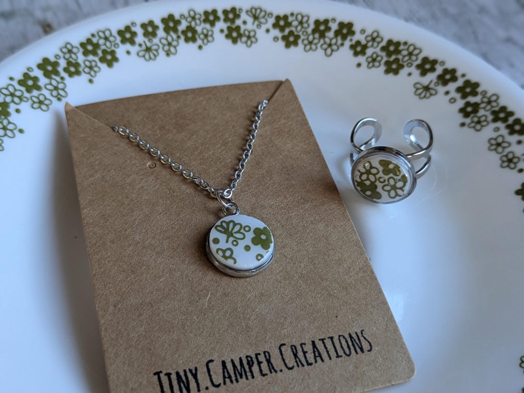 Corelle Crazy Daisy Ring and Necklace Set: Upcycled China Jewelry - Etsy