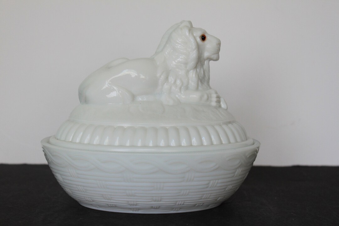 Vintage Milk Glass Lion Container. Westmoreland Glass, WRONG BASE, Oval ...