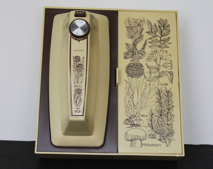 Vintage Cottagecore Electric Hand Mixer. Sears & Roebuck, Herbal ...