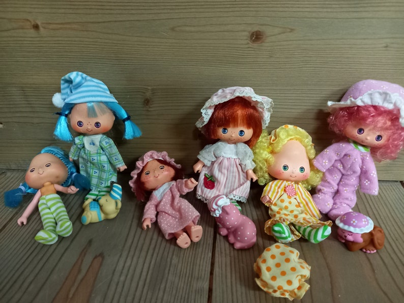 Strawberry Shortcake Sweet Sleeper - Charlottes With Strawberry ...