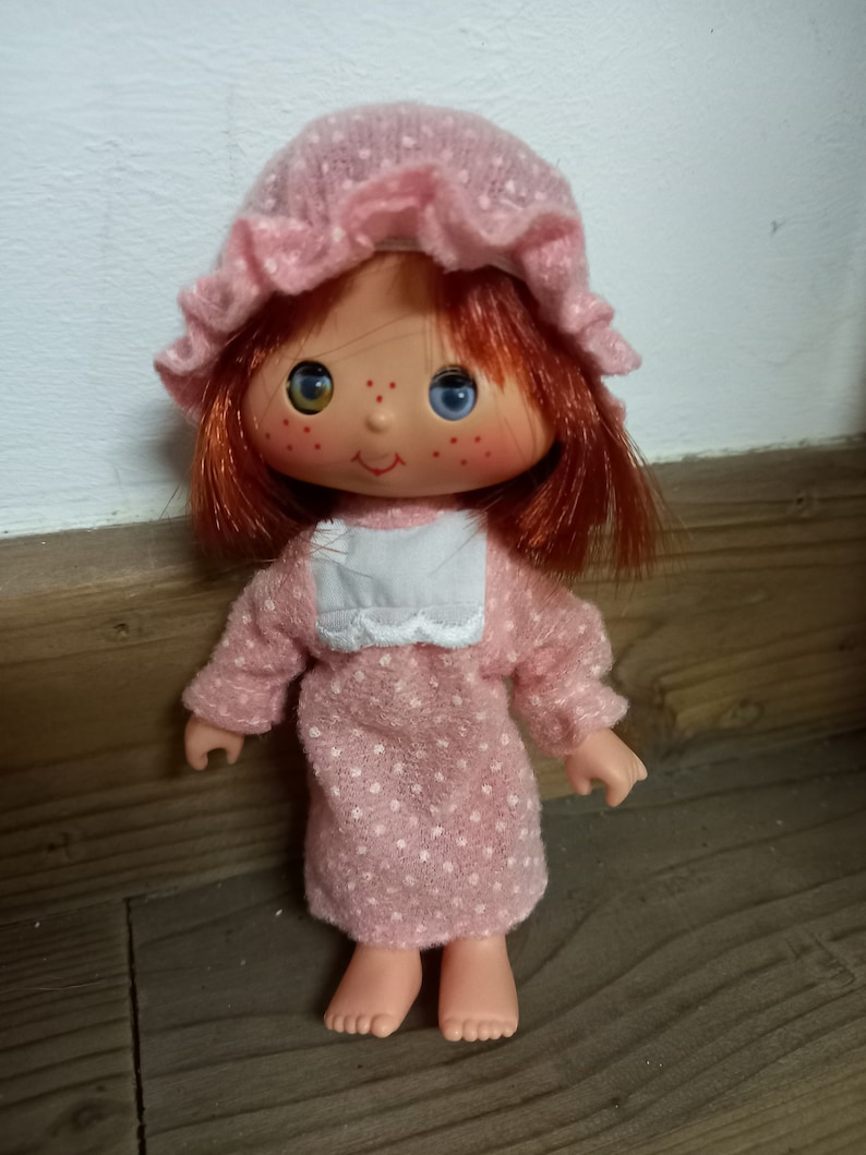 Strawberry Shortcake Sweet Sleeper - Charlottes With Strawberry ...