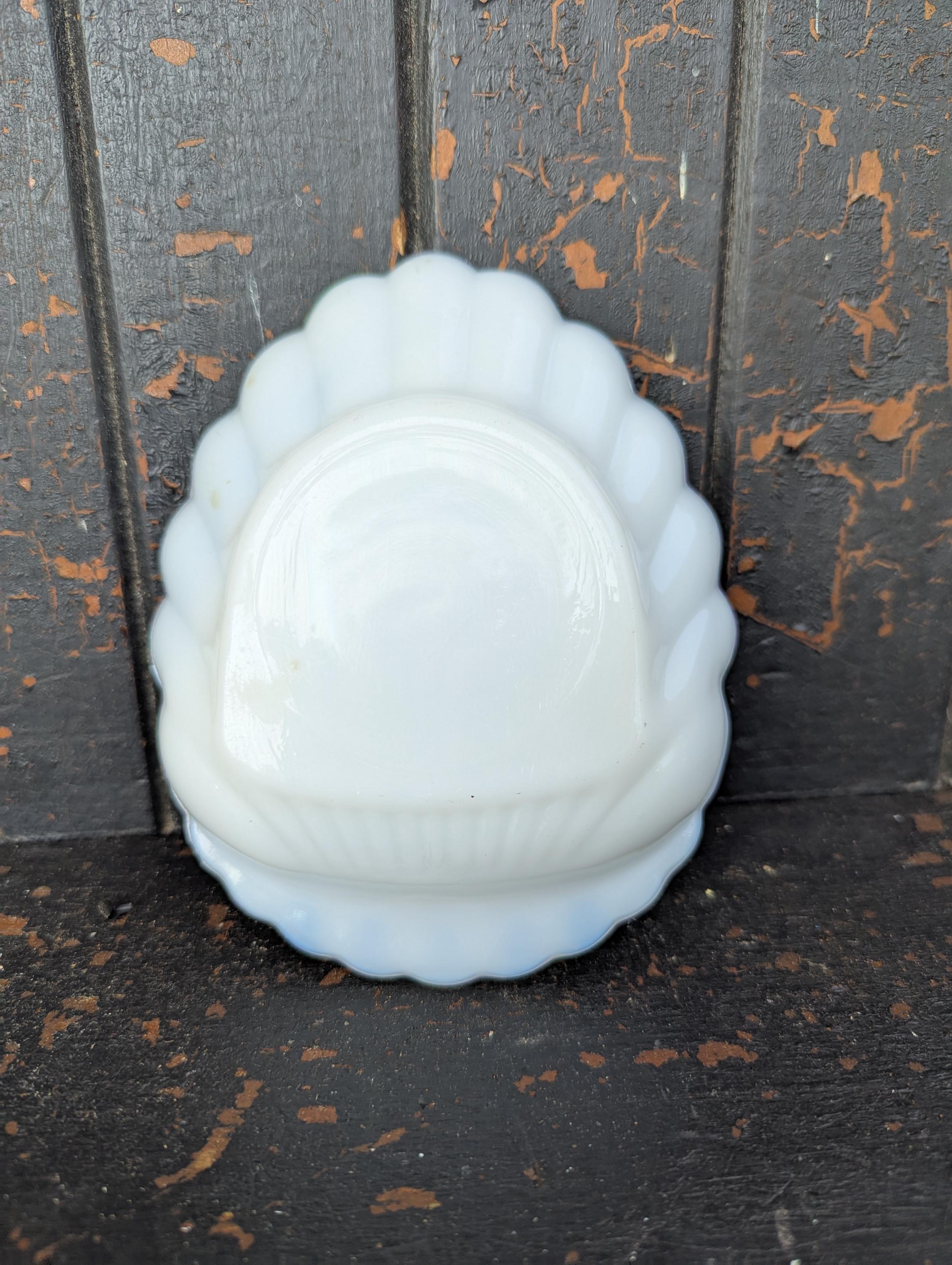 Vintage Hazel Atlas White Milk Glass Shell Ashtray Soap Dish Catch All ...