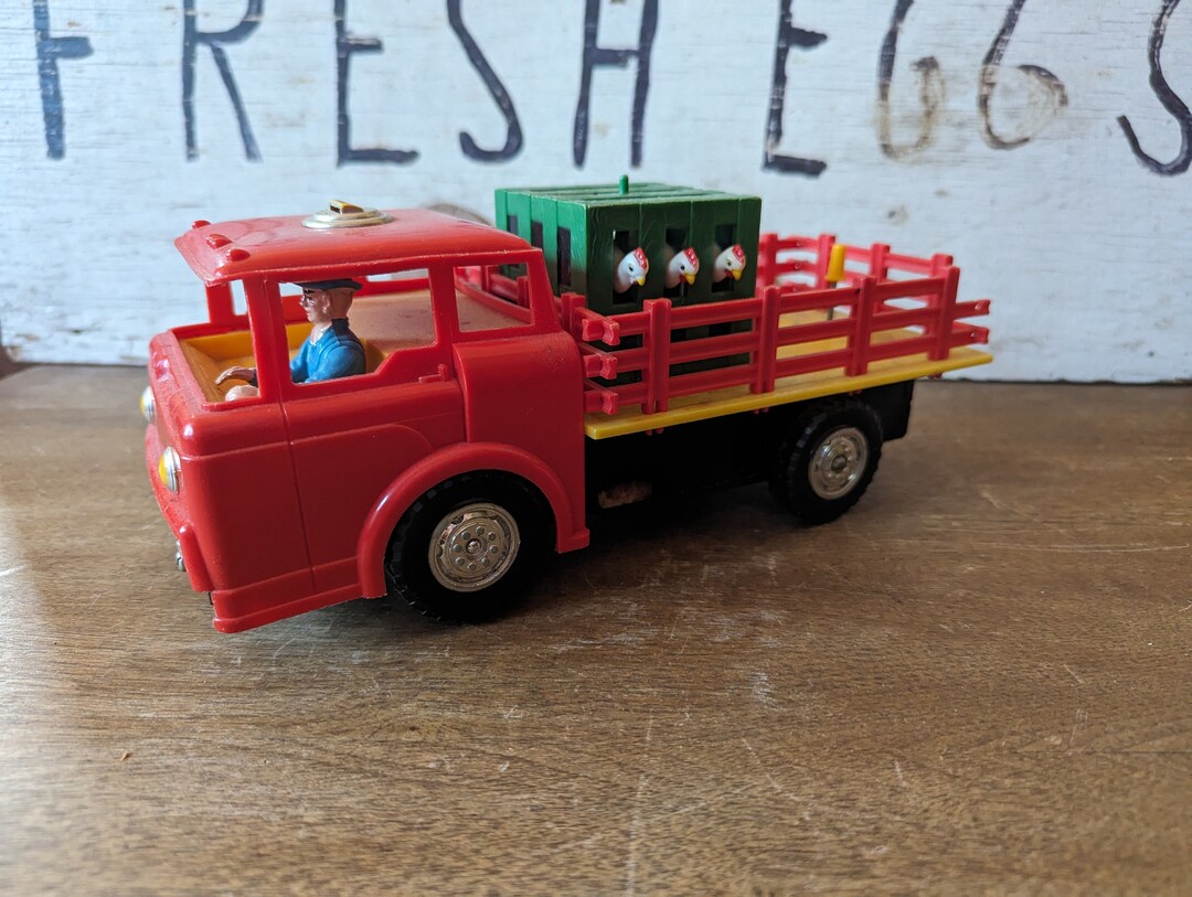 Marx Farm Truck Chickens Bump and Go Truck Battery Operated 1960s - Etsy