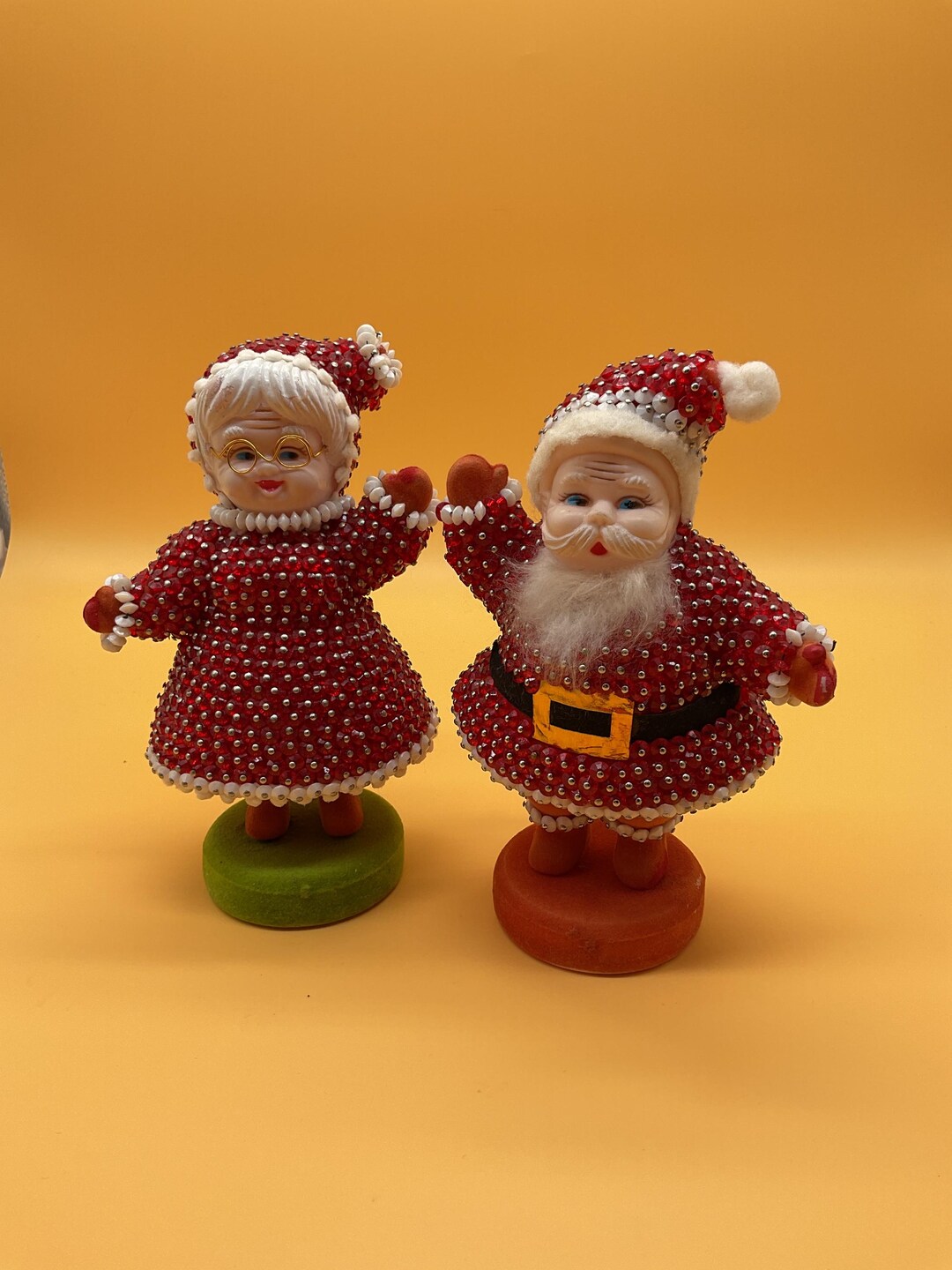 Beaded Pushpin Santa & Mrs. Claus Figurines: Handmade Christmas Decor ...
