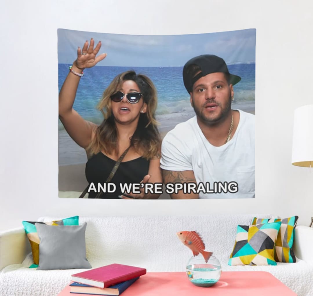 Family Snooki and Jwoww Tapestry, College Room & Hostel Dorm Decor ...