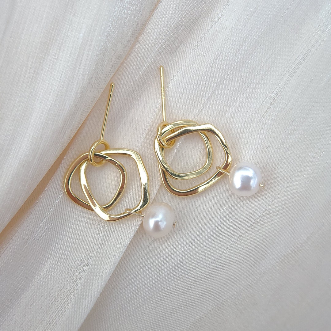 Gold Pearl Drop Earrings – Modern Wire Loop Dangle Earrings, Freshwater ...
