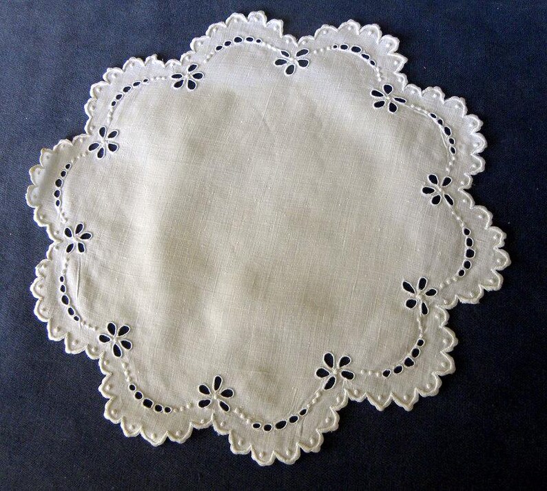 Victorian White Round Eyelet Doily Hand- Done Broiderie Anglaise With Festooned Hem 9.75 ...