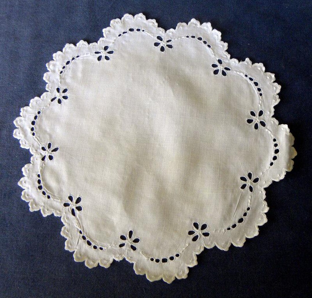 Victorian White Round Eyelet Doily Hand- Done Broiderie Anglaise With Festooned Hem 9.75 ...