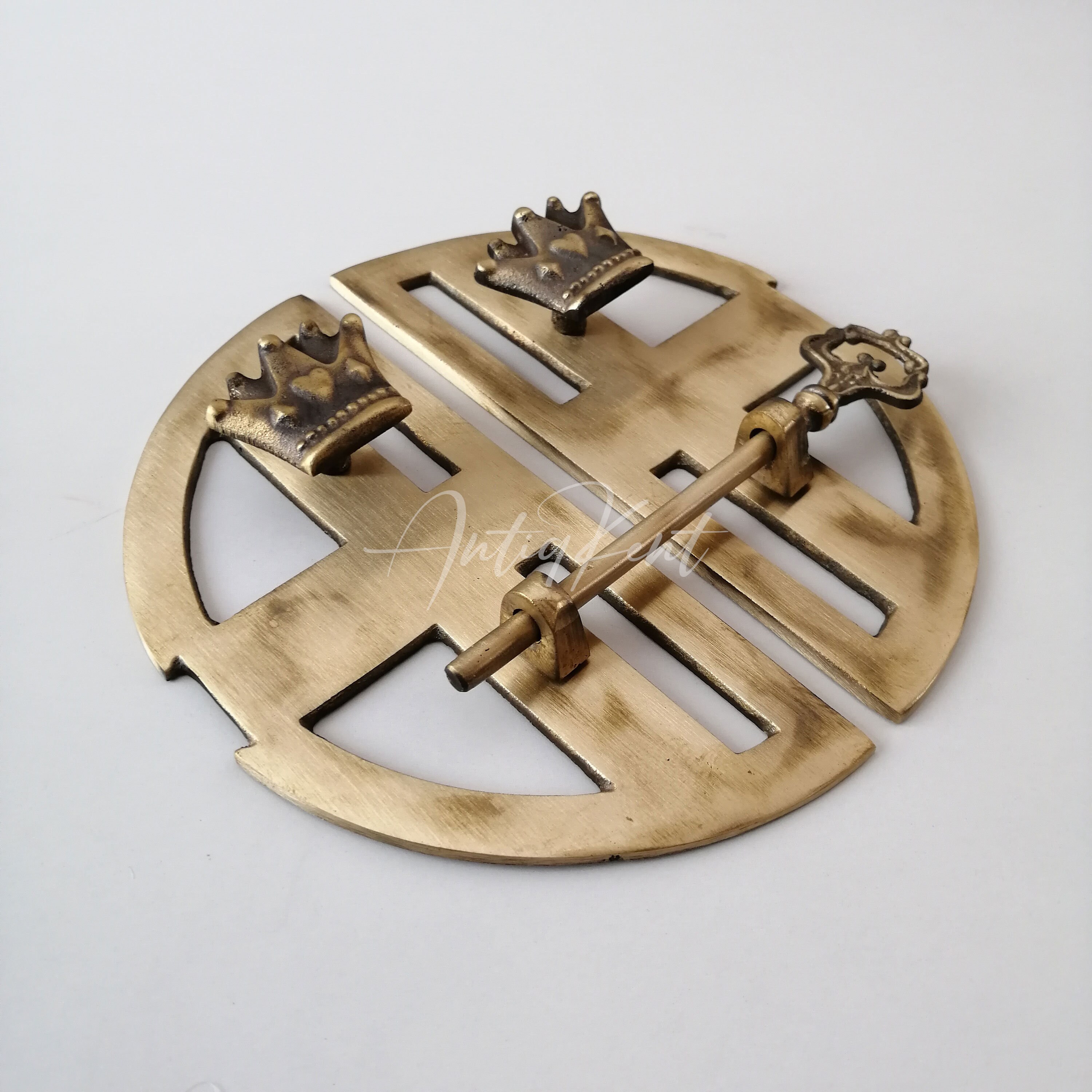 Crown Vintage Latch Lock, Antique Brass Round Handmade Furniture Latch ...