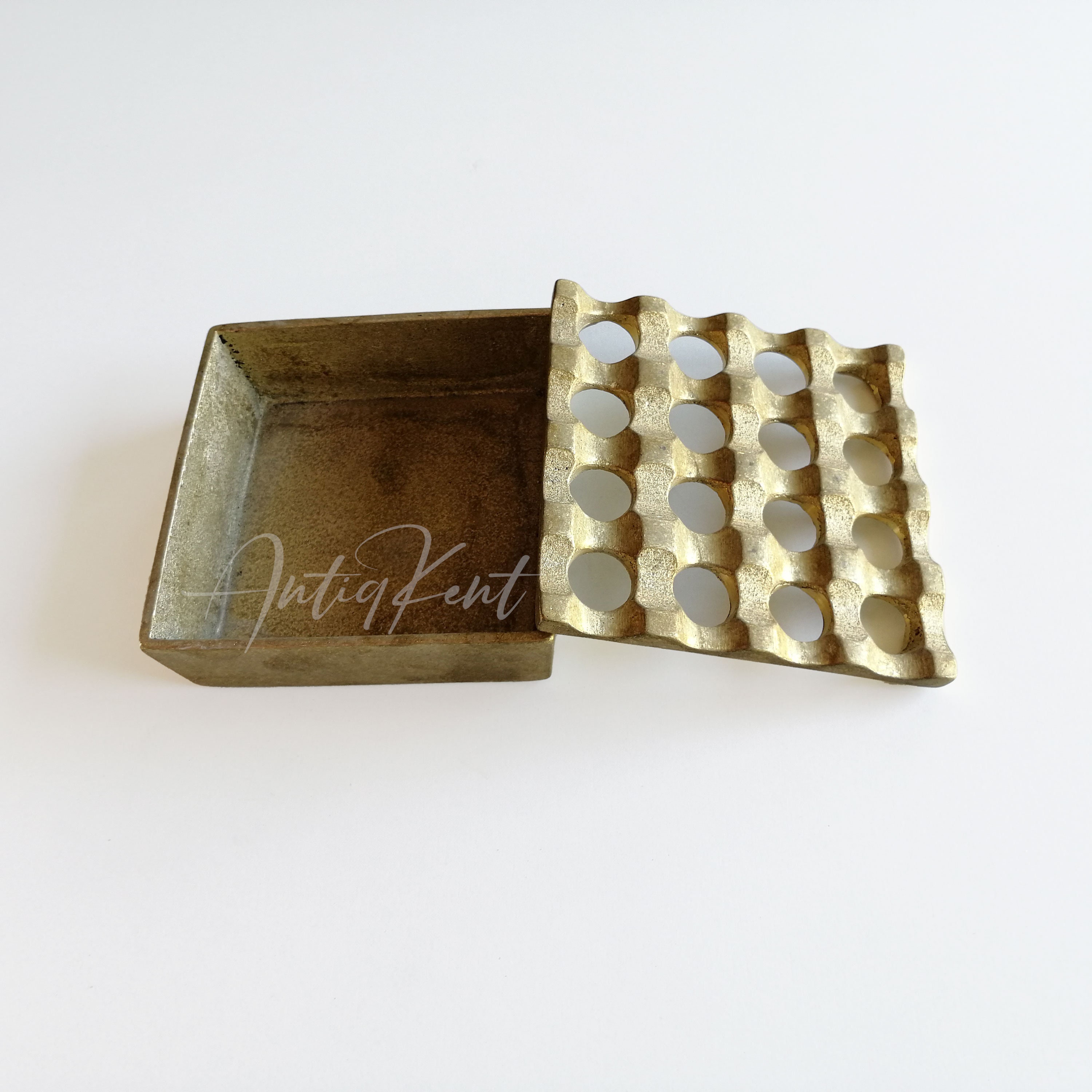 Vintage Style Ashtray, Cast Brass Ashtray, 2.20 Lbs Solid Brass Ashtray ...
