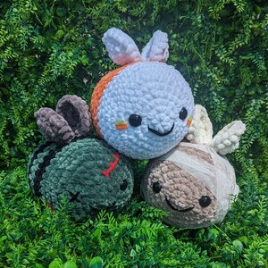 Jumbo 'mumbee' Mummy Bee Crochet Plushie // Handmade Amigurumi Stuffed ...