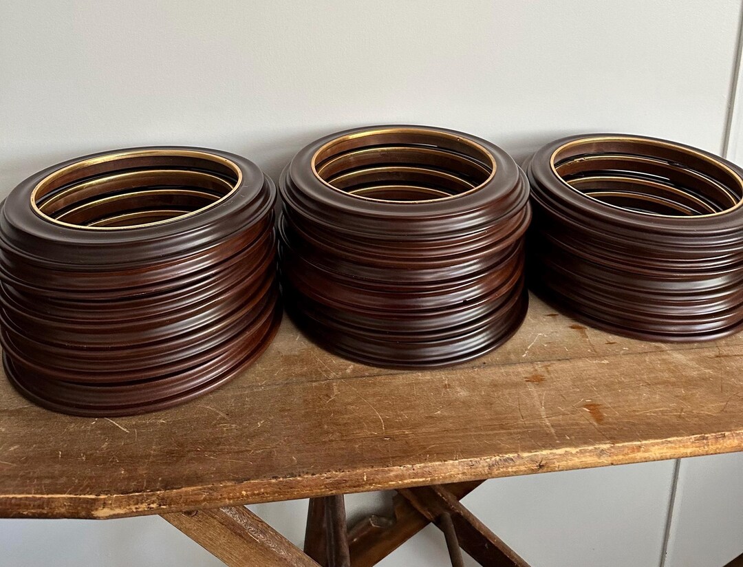 Vanhygan & Smythe Round Plate Frames Vintage Holds Plate 8.5. Lot of 17 ...