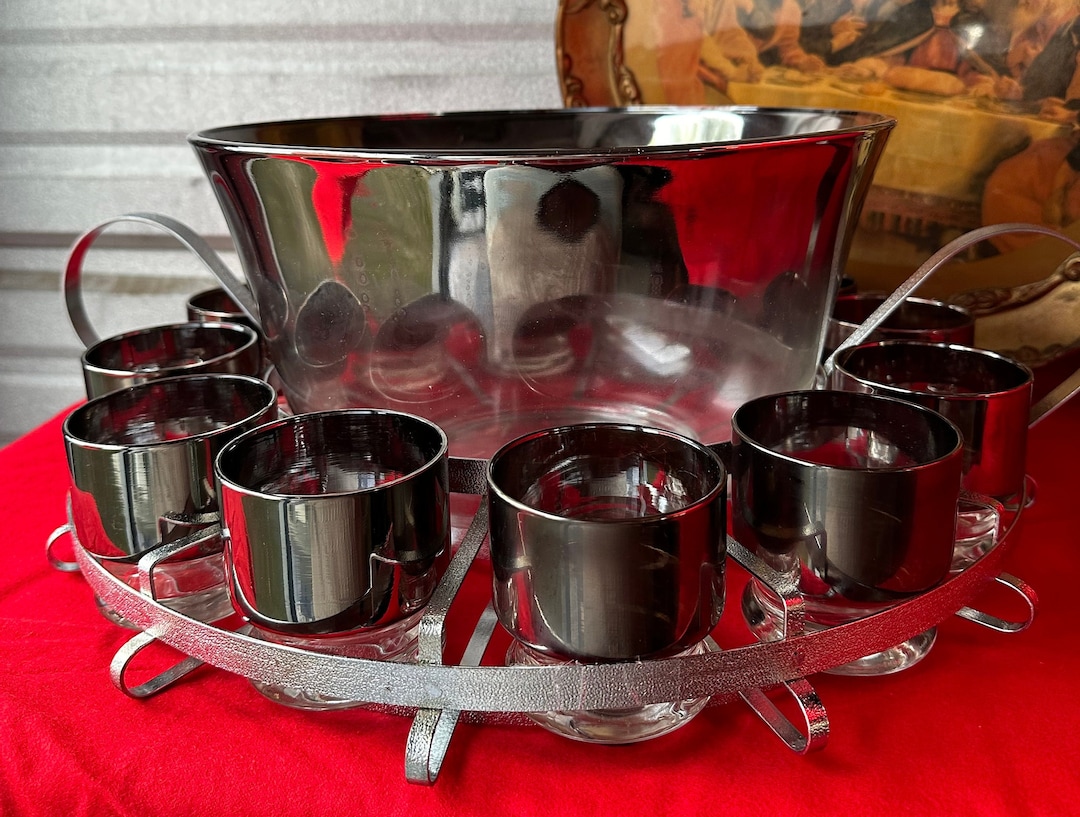Vintage Dorothy Thorpe Silver Rim Punch Bowl and 12 Silver Fade Punch ...