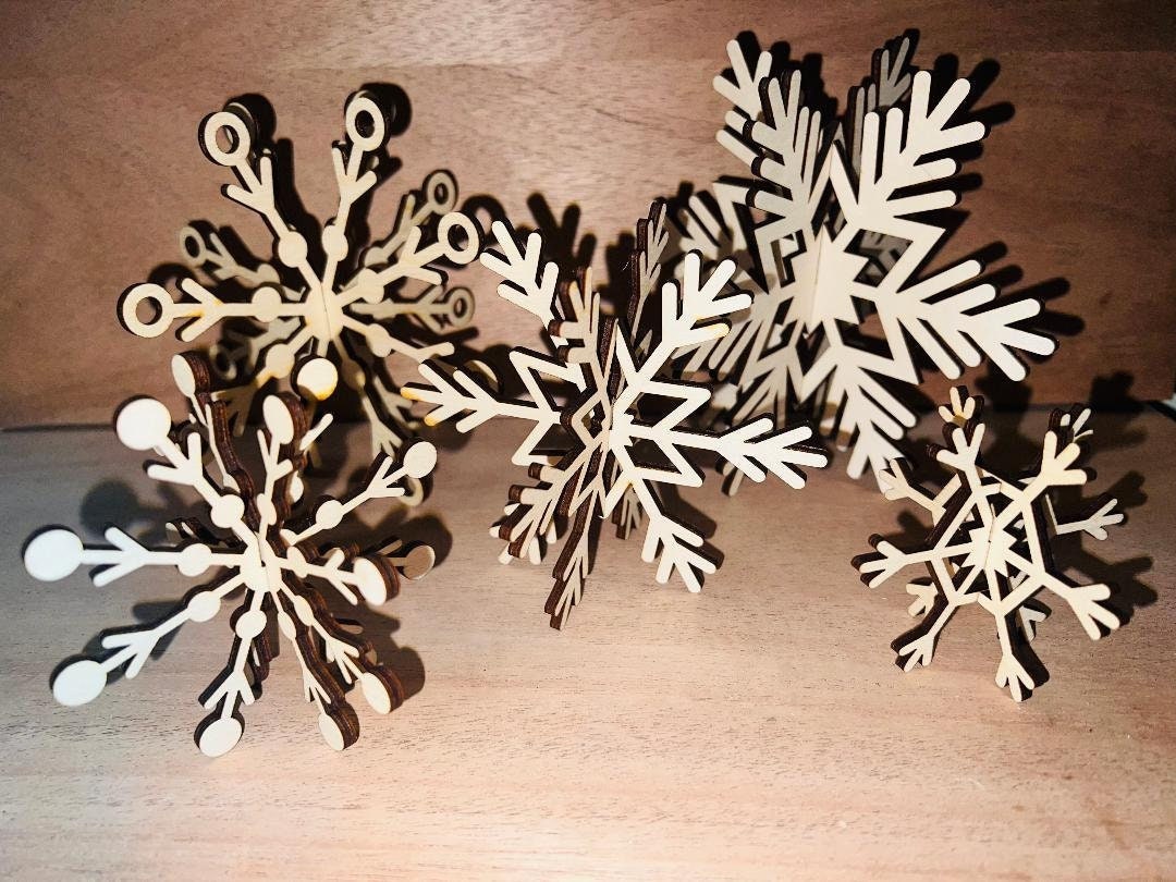 5 Wooden 3D Snowflakes Set, Standing Wooden Christmas Snowflakes ...
