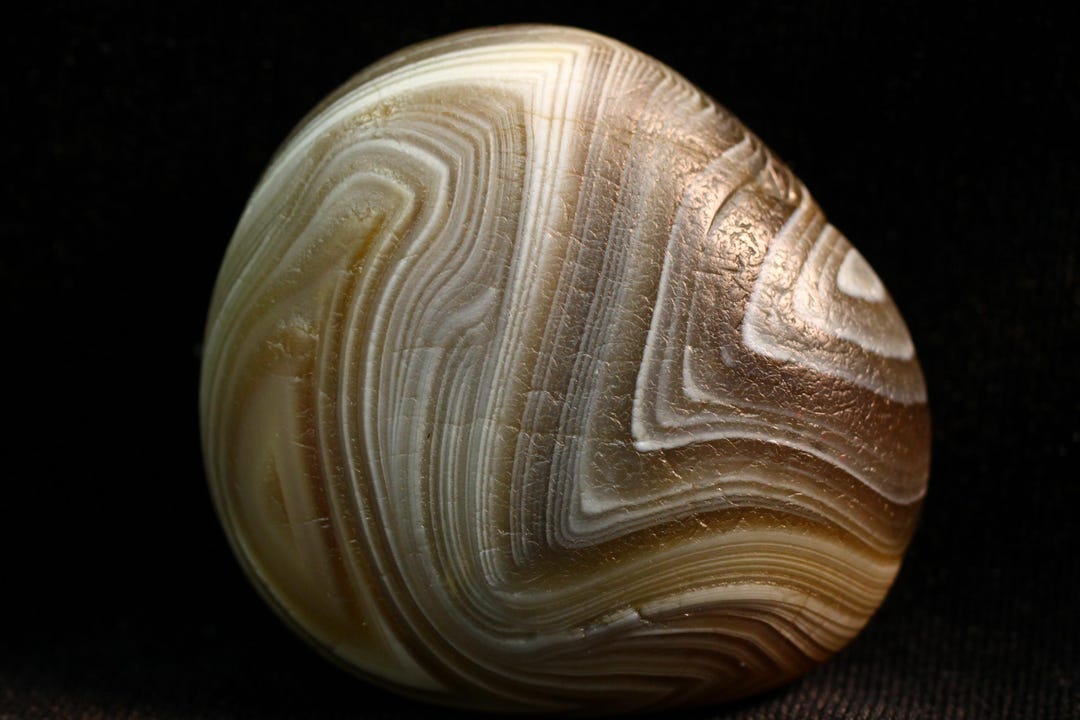 Interlocking Flowers in Rain Flower River Agate, Nanjing, China - Etsy