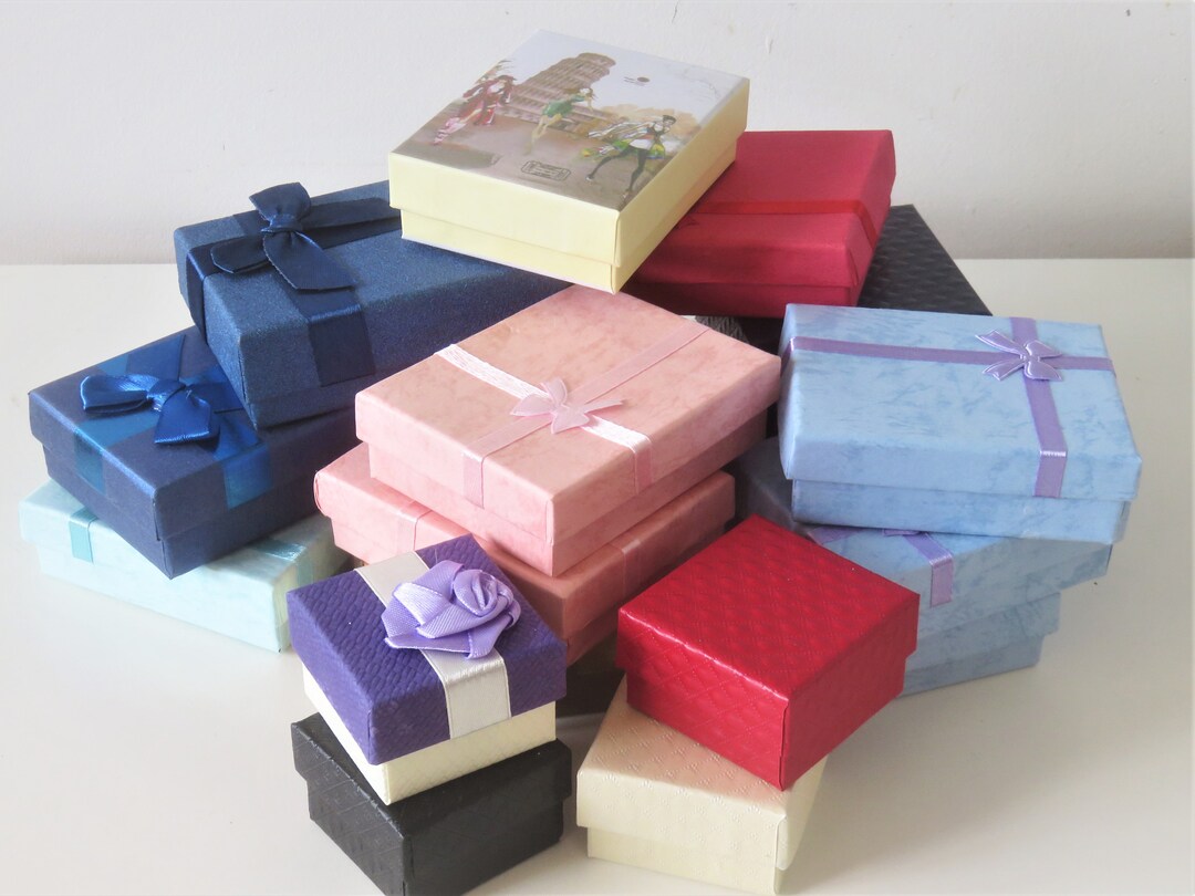 Emballage cadeau boite en carton, différents modèles, forme rectangle ...