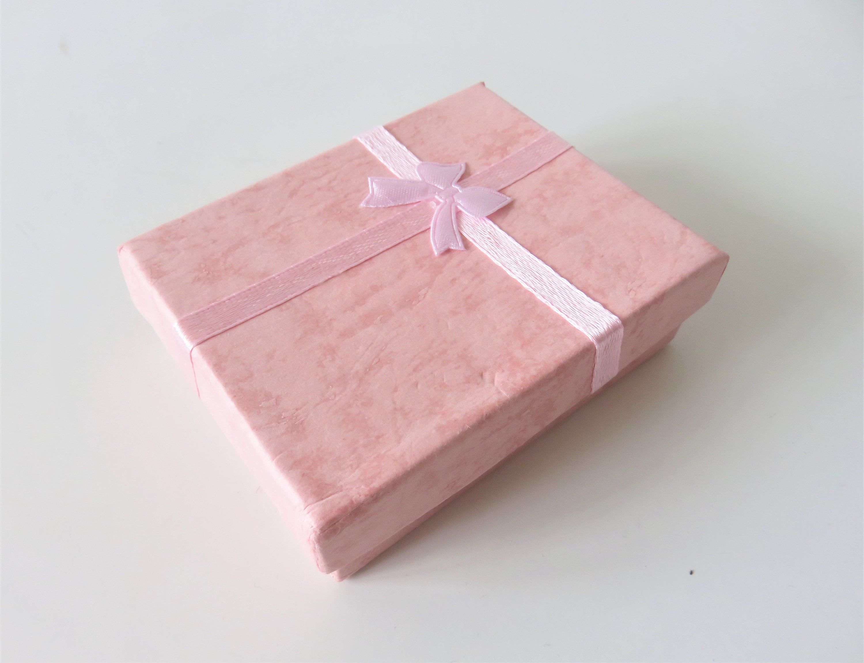 Emballage cadeau boite en carton, différents modèles, forme rectangle ...