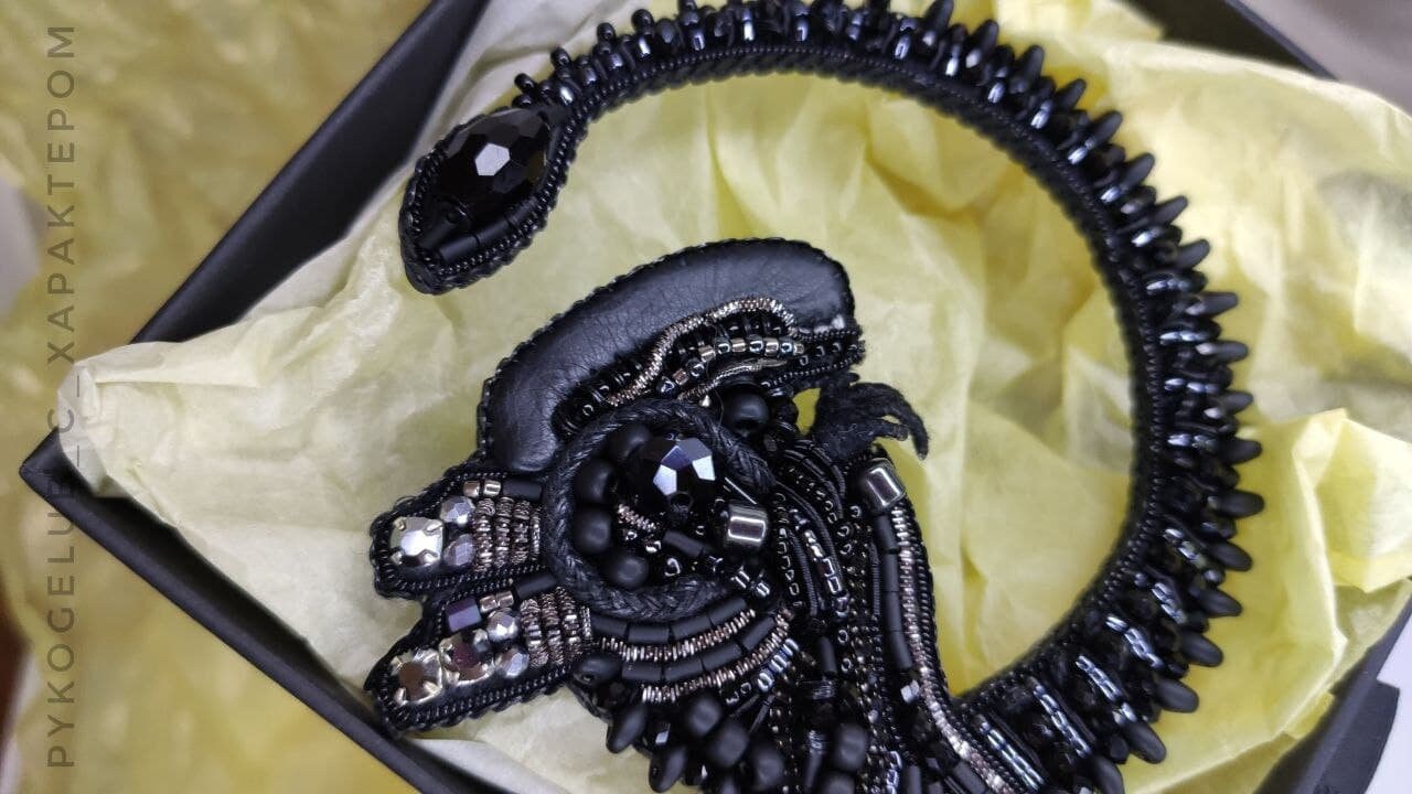 Brooch Alien-xenomorph Jewelry-aliens-alien Toy-black Brooch-embroidery ...