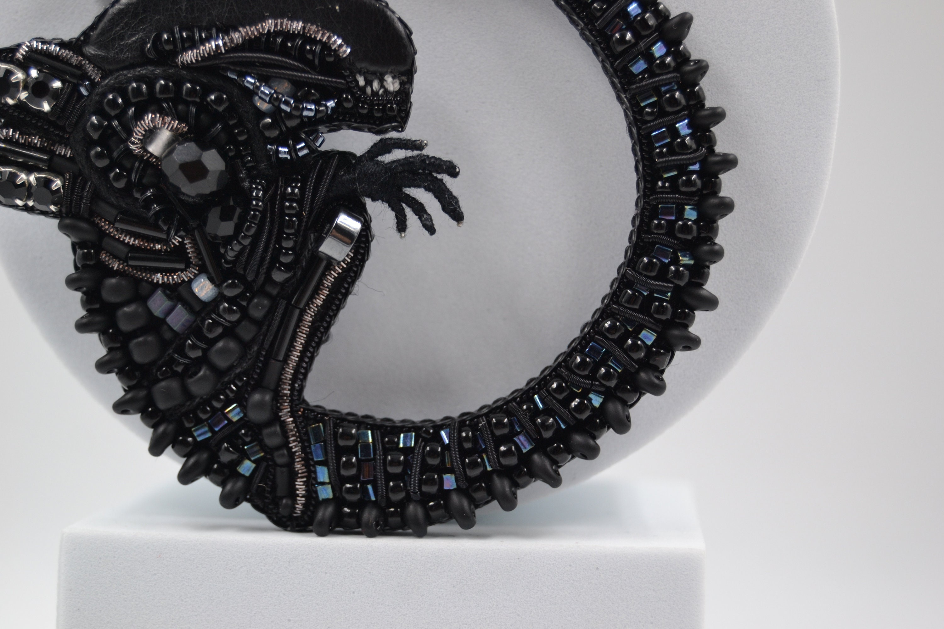 Brooch Alien-xenomorph Jewelry-aliens-alien Toy-black Brooch-embroidery ...