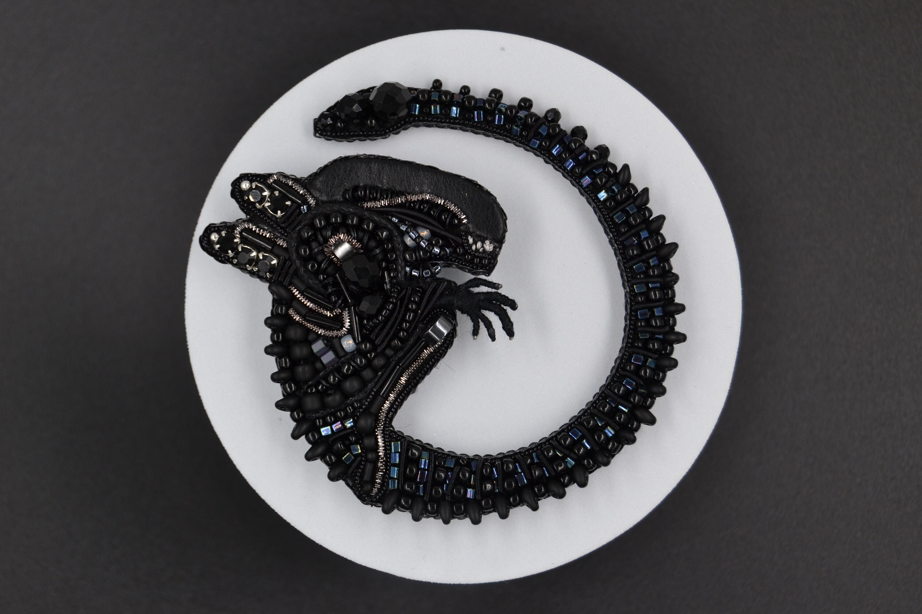 Brooch Alien-xenomorph Jewelry-aliens-alien Toy-black Brooch-embroidery ...