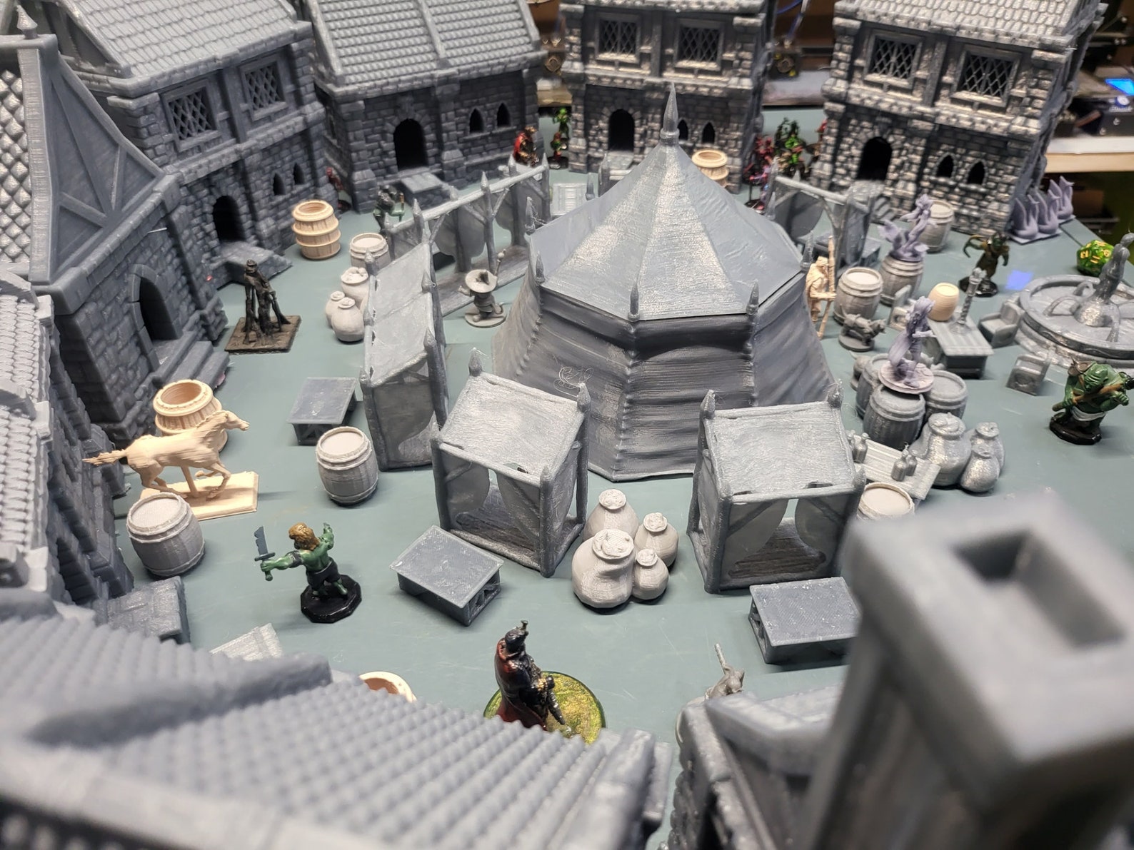 Tabletop Town Set, 32mm Scale, 10 Buildings Market Playable Interior ...