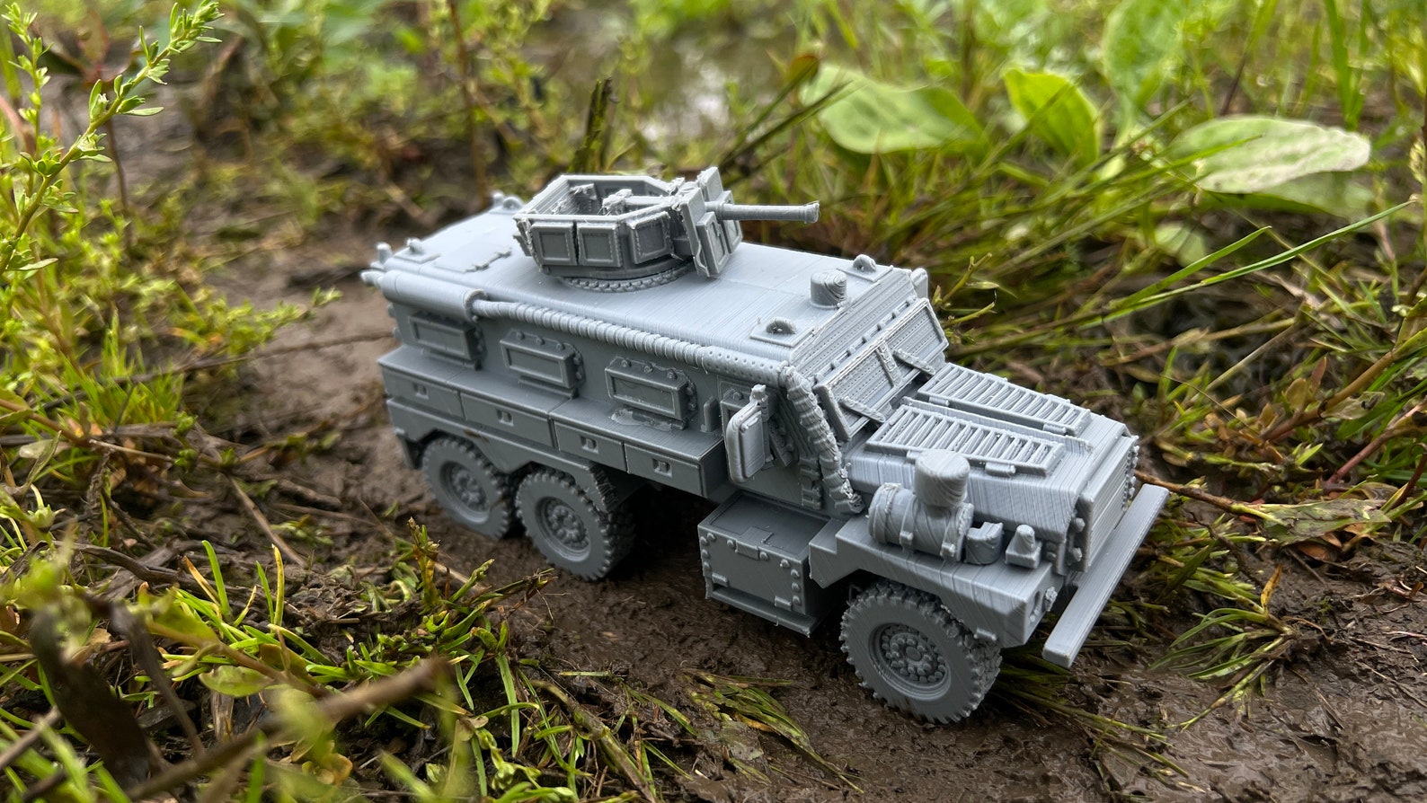 Cougar MRAP 4x4: Modern Military Armored Vehicle for Model Railroading ...