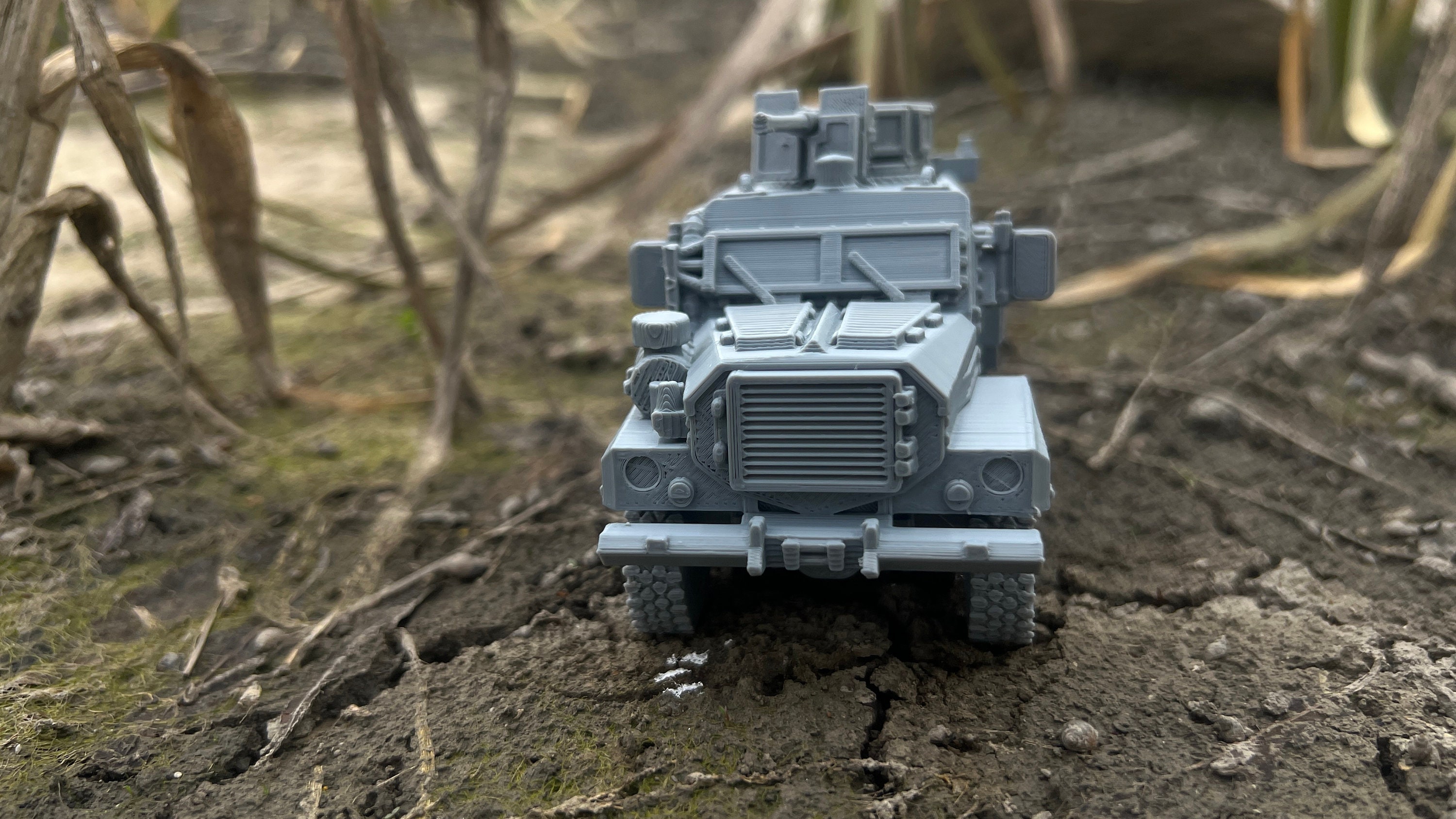 Cougar MRAP 4x4: Modern Military Armored Vehicle for Model Railroading ...