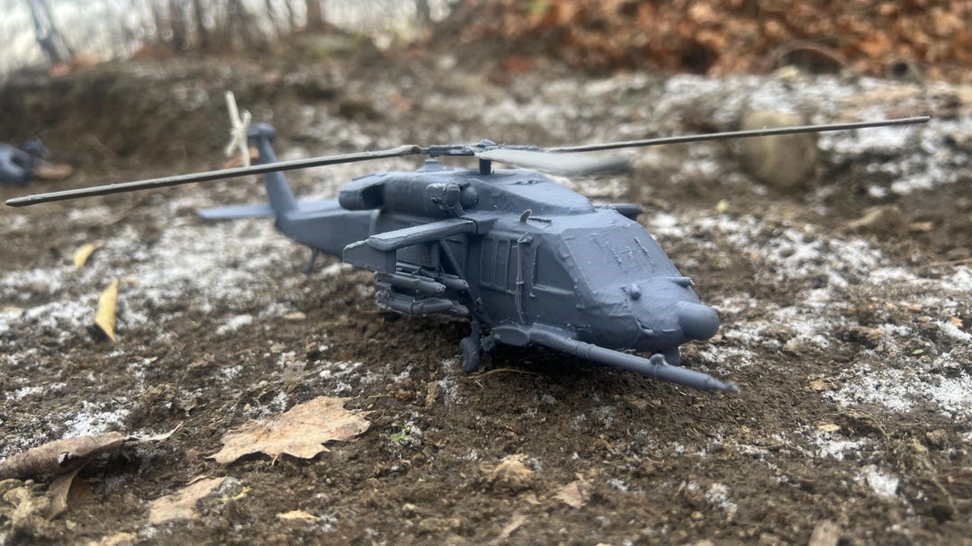 MH-60L DAP :direct Action Penetrator Helicopter Model for Tabletop ...