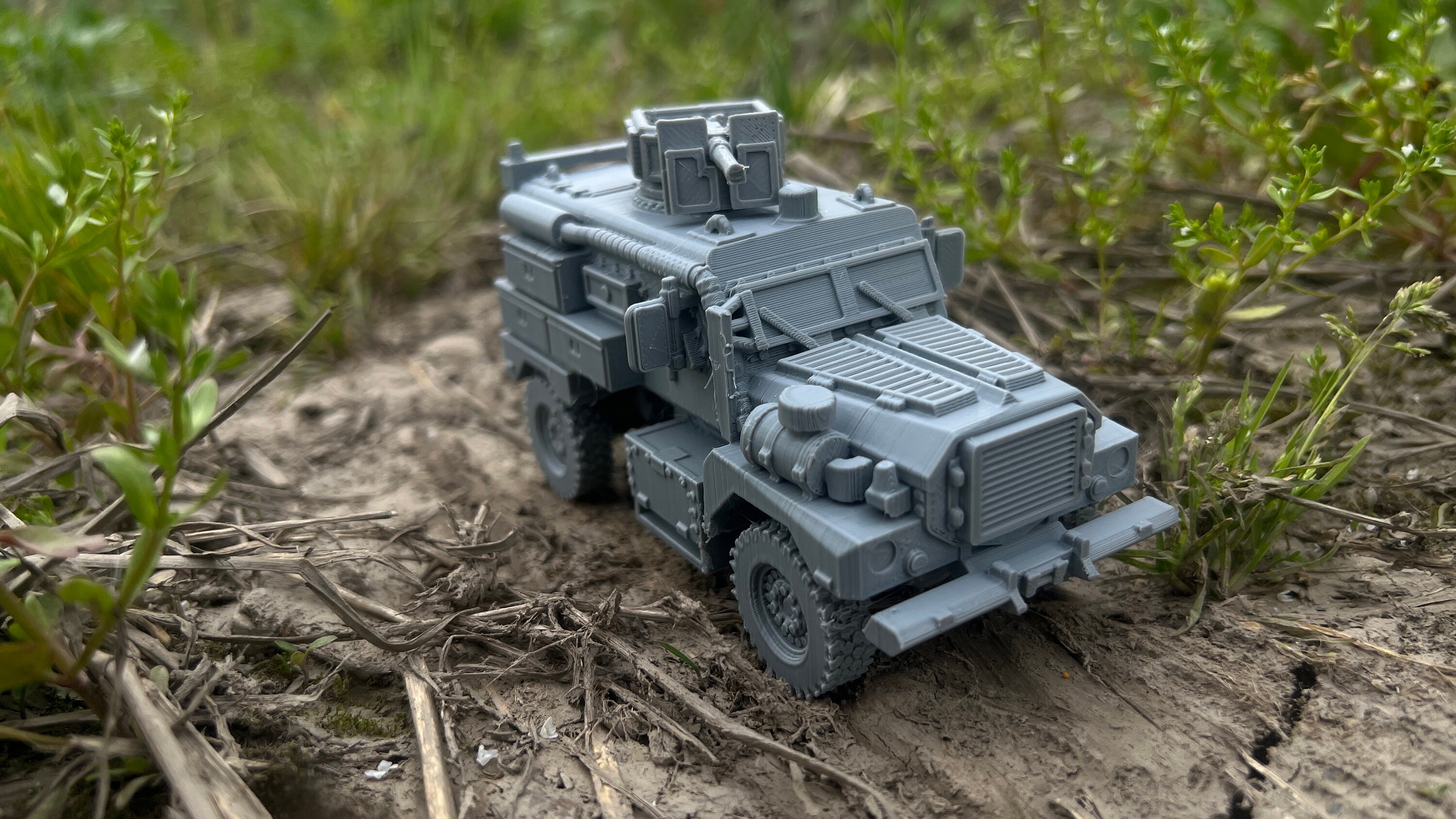 Cougar MRAP 4x4: Modern Military Armored Vehicle for Model Railroading ...