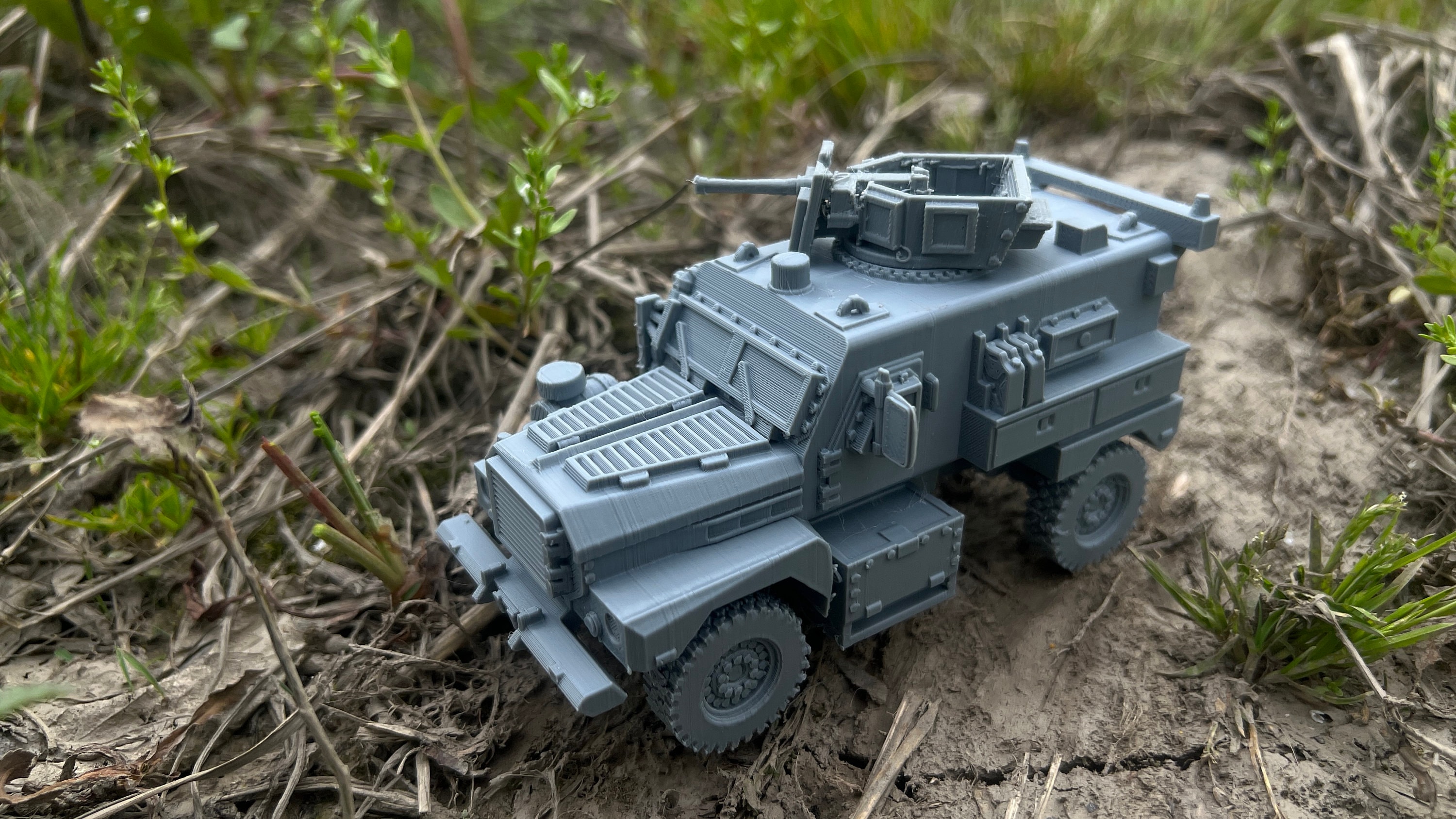 Cougar MRAP 4x4: Modern Military Armored Vehicle for Model Railroading ...