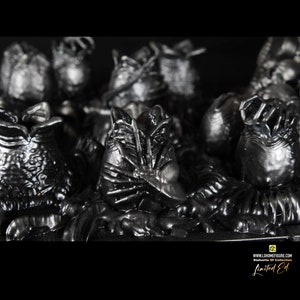Alien Statue, Xenomorph Figure Limited Edition With LED and Base, Alien ...
