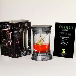 Alien Facehugger Capsula Figure Collection Jar Glass Embryo Alien With ...