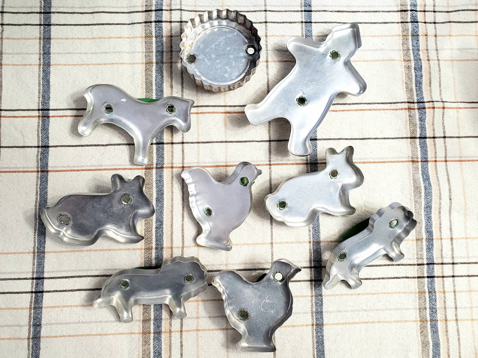 Vintage 1950s Tin Cookie Cutters Green Handle Old Metal Cookie Cutters ...