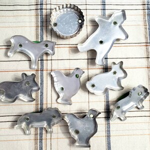 Vintage 1950s Tin Cookie Cutters Green Handle Old Metal Cookie Cutters ...