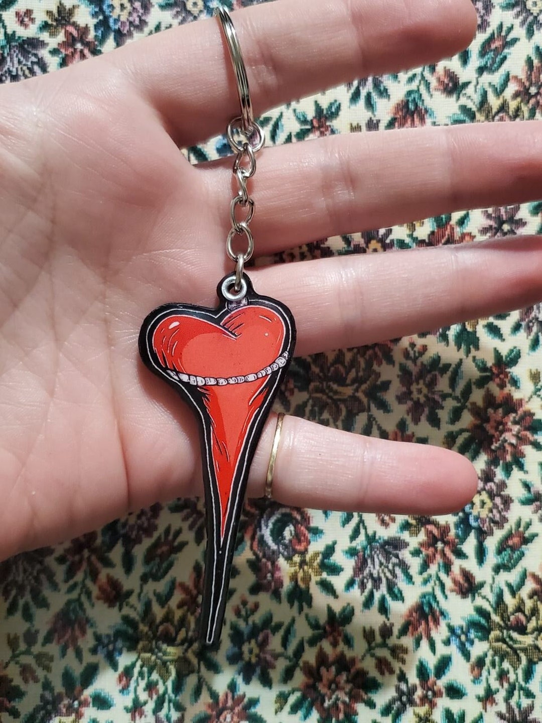 The Used Inspired - Heart Noose Resin Keychain - Etsy