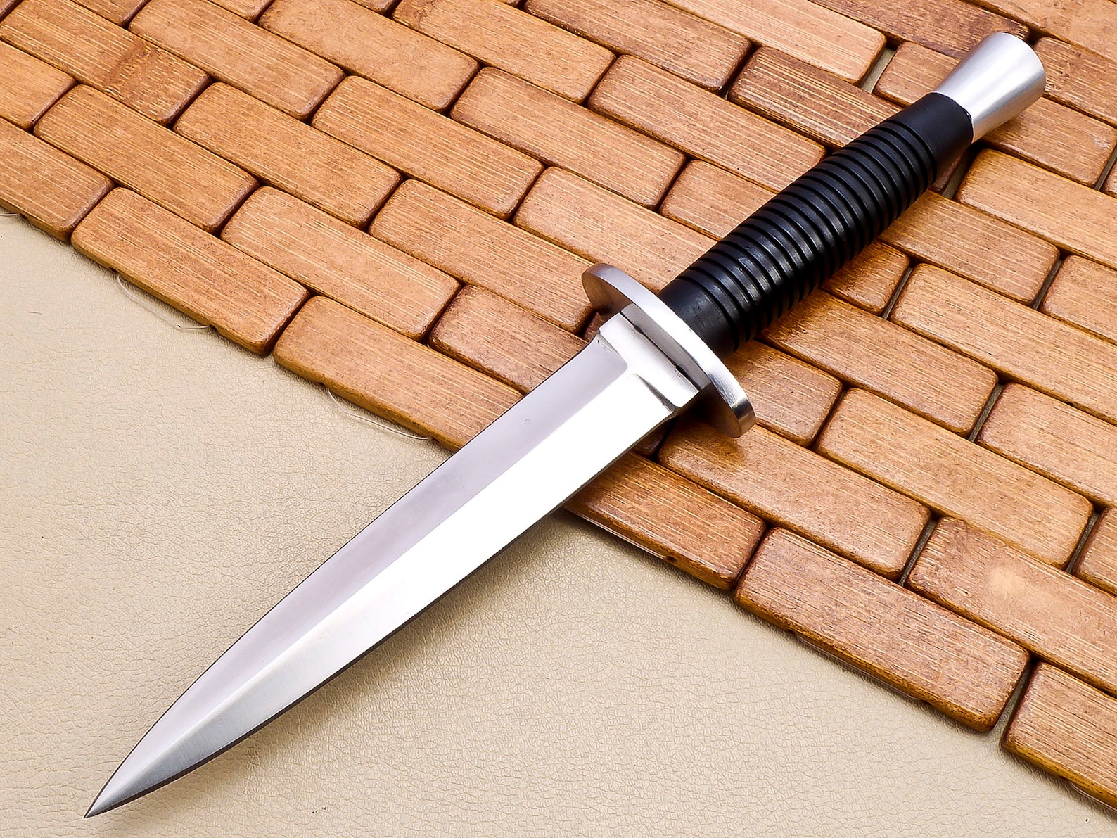 Hand Forged D2 Steel Fairbairn Sykes Dagger: Exquisite Handle, Leather ...
