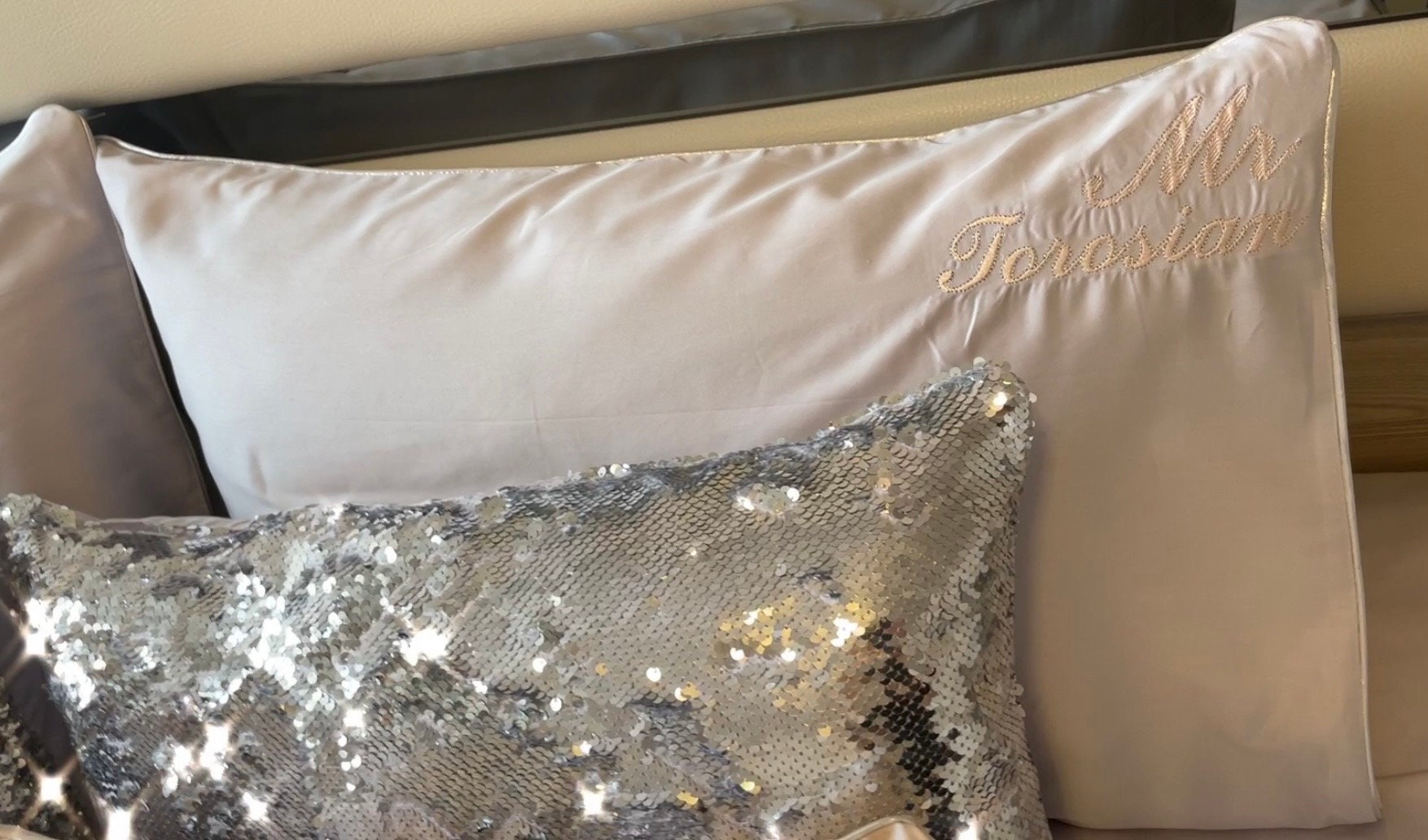 Personalized Wedding Bedding Set of 8,custom Name Mr. Mrs. Crystal ...