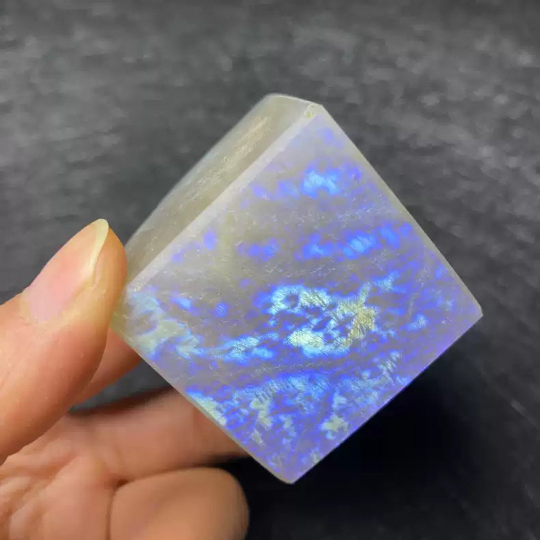 1.5 Blue Flashy Moonstone Cube, Jewelrylous White Moonstone Crystal ...