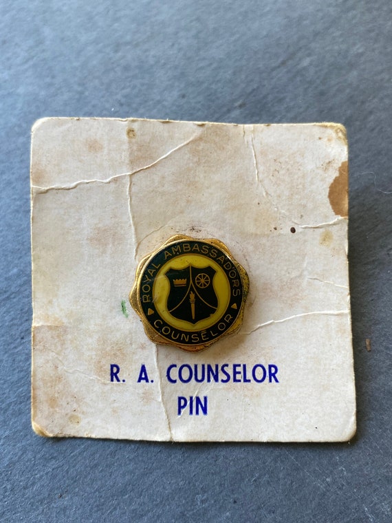 Vintage Costume Jewelry Pin Lapel Royal Ambassadors C… - Gem