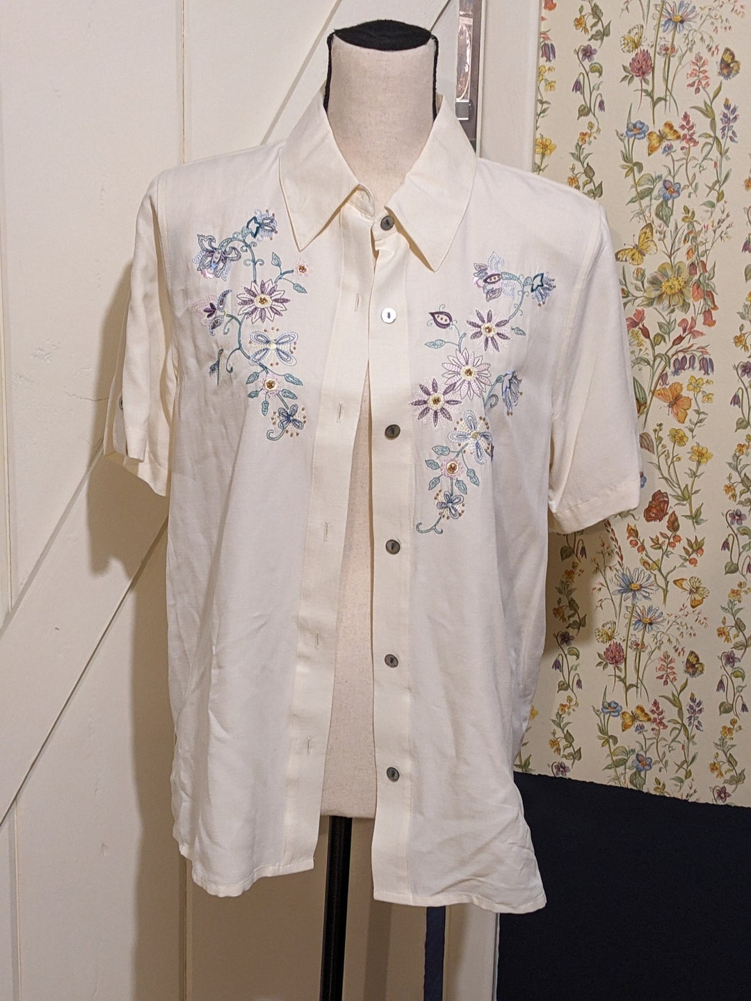 Vintage Cream Flower Embroidered Button up Shirt - Etsy